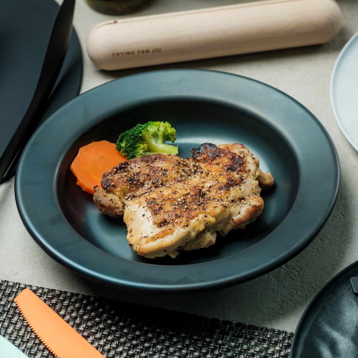 Iron Frying Plate – Yanko Design Select